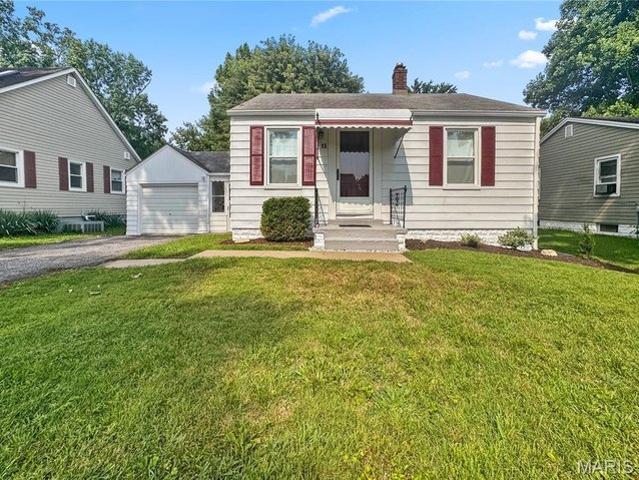 15 Roselawn Ave, Fairview Heights, IL 62208
