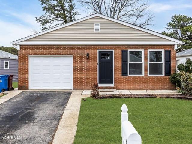 15 Roxton Pl, Toms River, NJ 08757