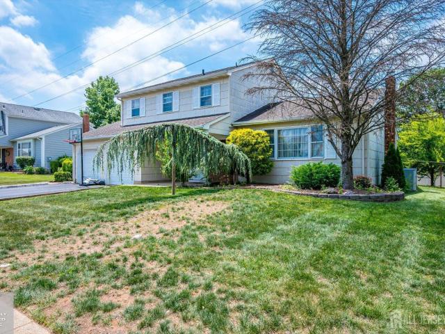 15 Roxy Avenue