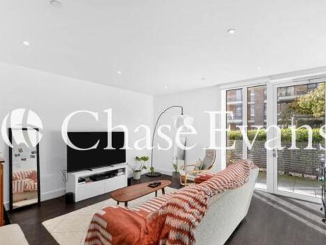 15 Royal Arsenal Riverside, Duncombe House, Victory Parade, 3 Bedroom Flat
