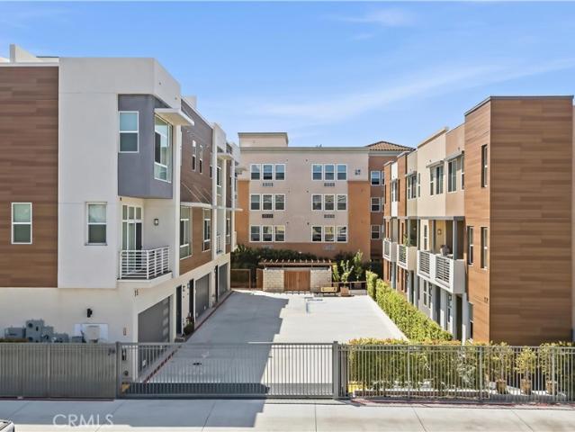 15 S Chapel Ave B