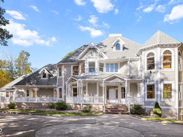15 S Creedmoor Way, Anderson, IN 46011 | MLS #22079 | Compass