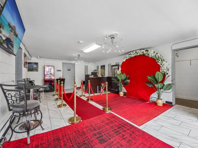 15 S East Avenue