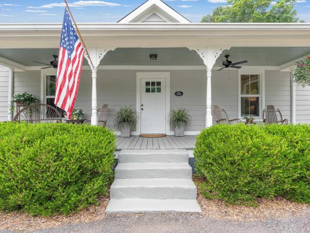 15 S Poinsett Highway