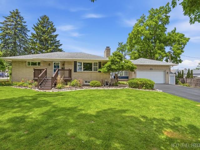 15 S 10th St, Saint Charles, IL 60174