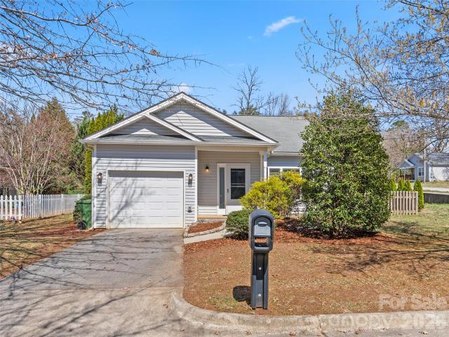 15 Scottish Cir, Asheville, NC 28803 | MLS #4360 | Compass