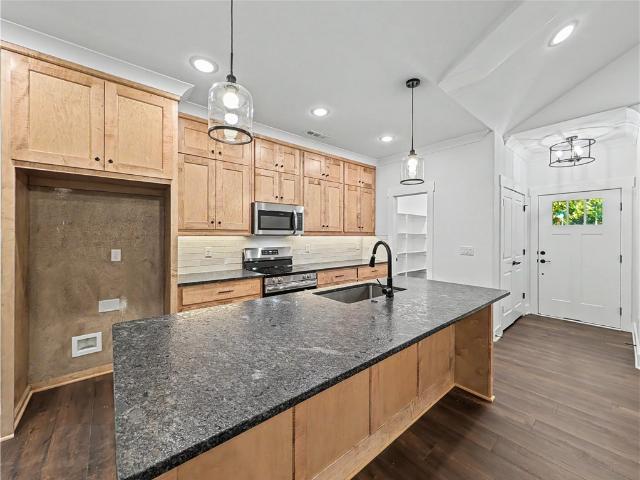 15 Salen Lane