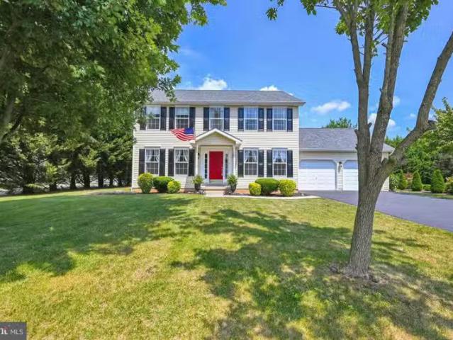 15 SARATOGA CT, HANOVER, PA 17331 Single Family Residence For.