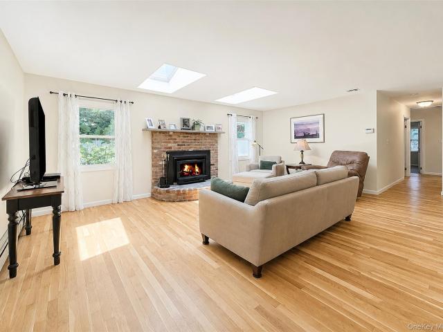 15 Seabrook Lane