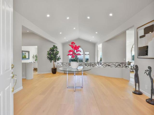 15 Serramar Drive