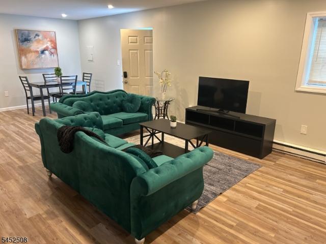 15 Seymour Ave # 1B