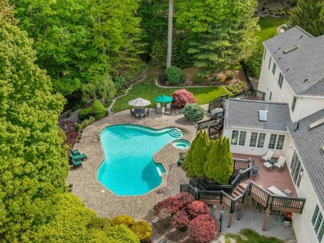 15 Skytop Dr