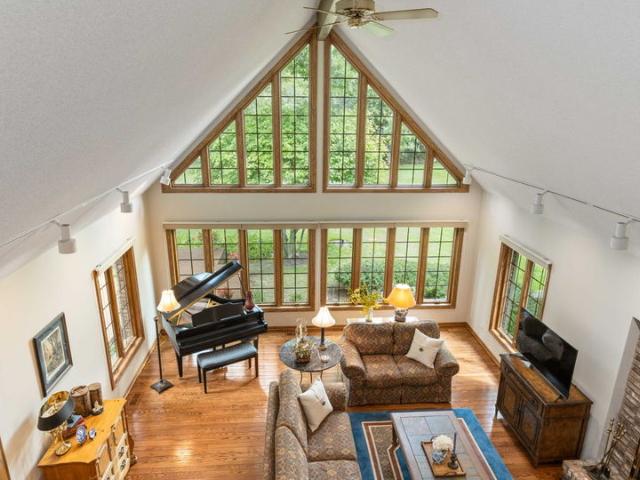 15 Shoreside Drive