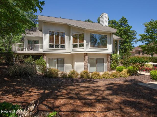 15 Shenecossett Lane