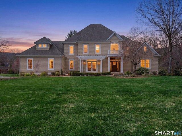 15 Shire Ct, Cheshire, CT 06410