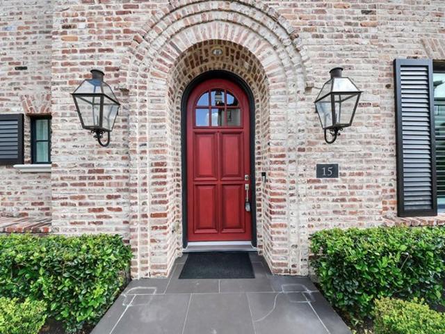 15 Southside Cir, Houston, TX 77025