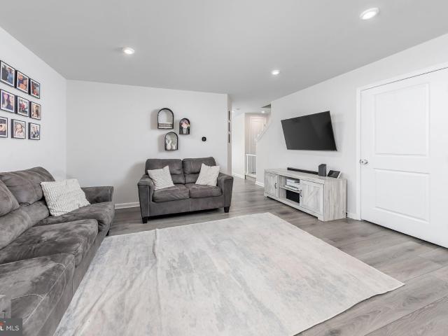 15 Southwind Dr, Blackwood, NJ 08012 | MLS #NJCD2121