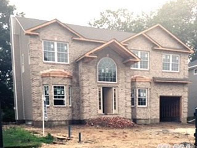 15 Southwood Cir, Syosset, NY 11791