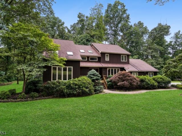 15 Sweetwood Dr