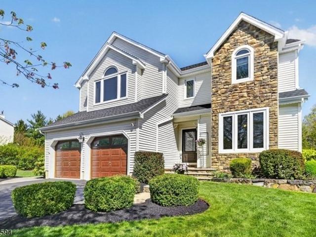 15 Sweney Ct, Hillsborough Twp, NJ 08844