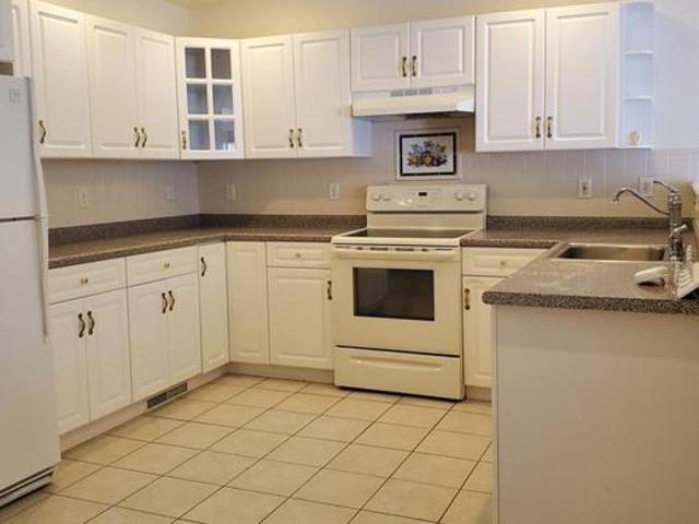 15 St George Pl #15 Newtown, CT 06482