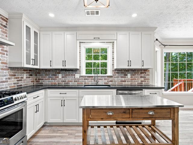 15 Stonewood Way