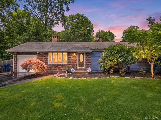 15 Summit Ave, New City, NY 10956