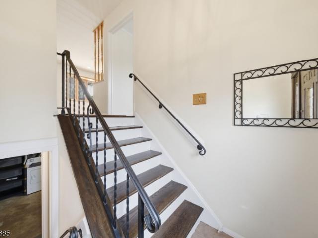 15 Sunnyhill Rd