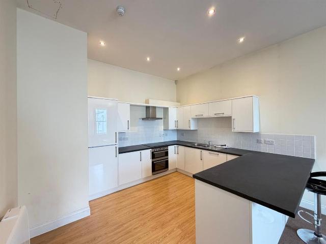Brighton Place, Brighton BN1, 2 bed flat to rent, £1,800 pcm | PrimeLocation