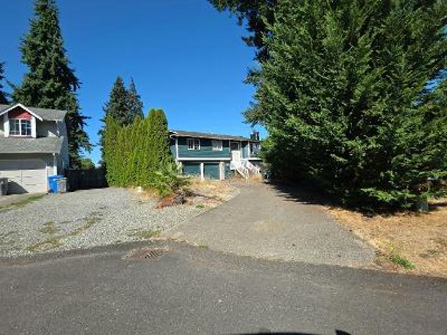 15th Avenue Ct E