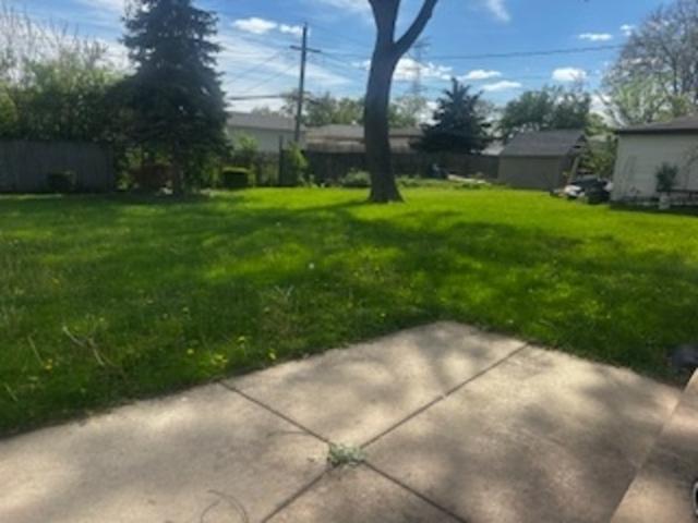 15W425 Victory Pkwy, Elmhurst, IL 60126 | MLS #12645