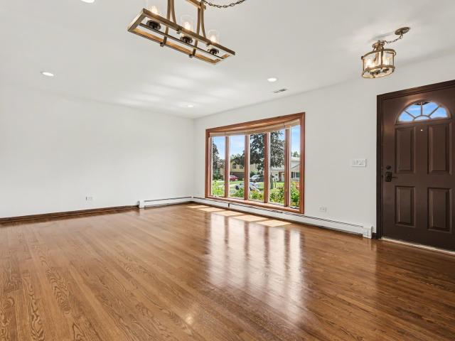 15W632 Virginia Lane