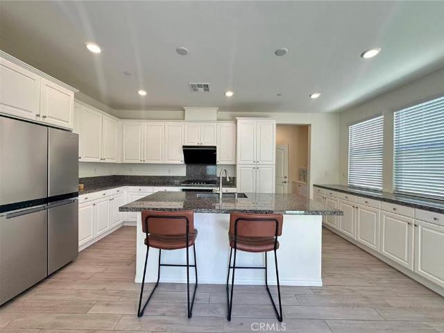 16043 Huckleberry Ave
