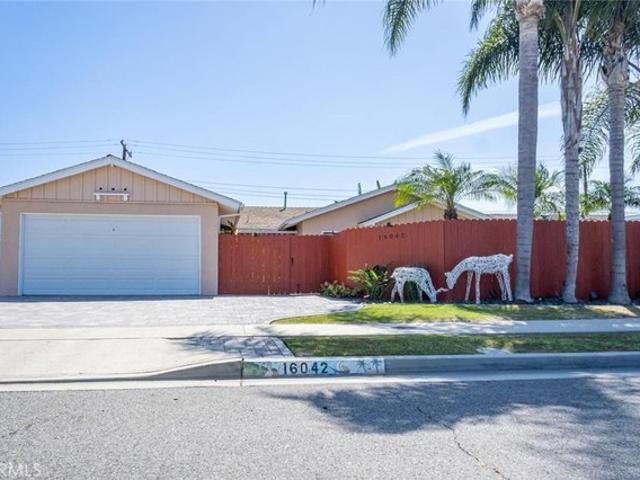 16042 Warren Ln, Huntington Beach, CA 92649