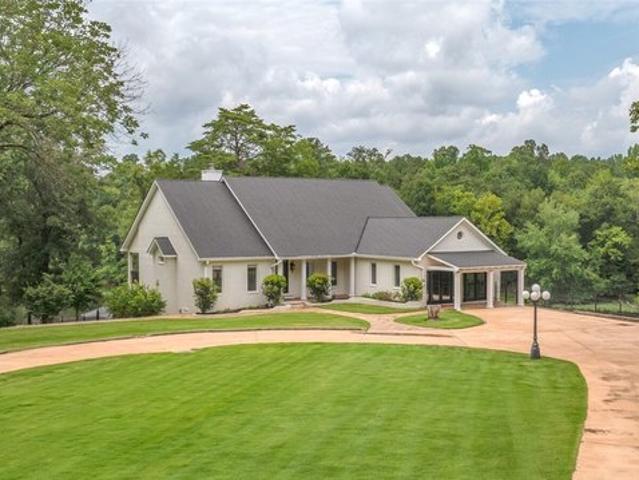 16045 Carmel Bay Dr, Northport, AL 35475