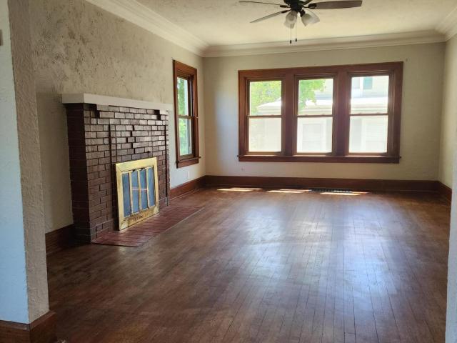 1604 Main St
