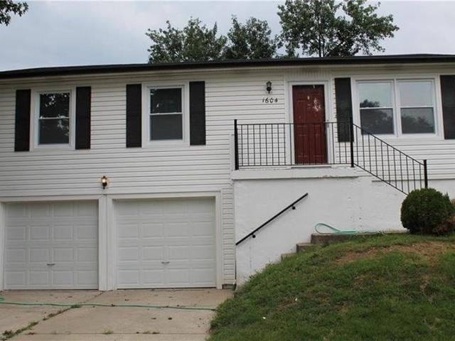 1604 N Emery St, Independence, MO 64050