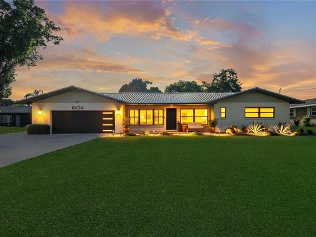 1604 Orange Ave, Tavares, FL 32778