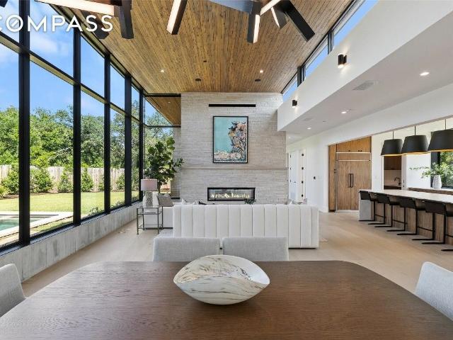 1604 Barclay Dr, Austin, TX