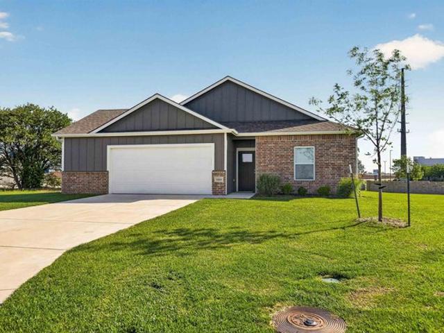1604 Casey Cir, Newton, KS 67114