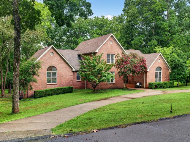 1604 Deerfield Dr