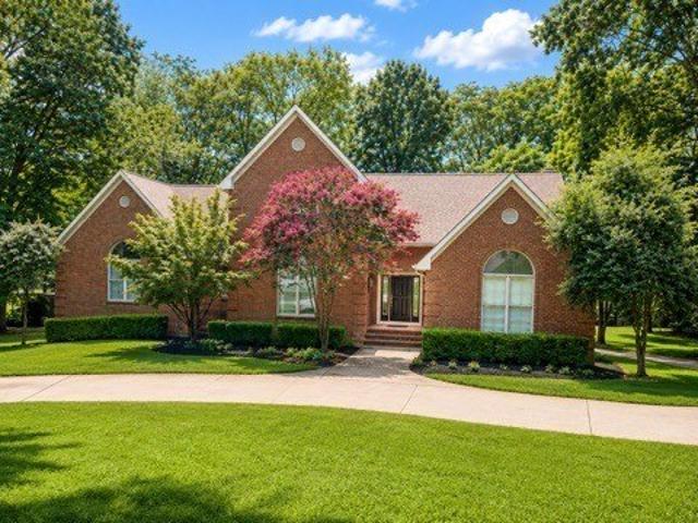 1604 Deerfield Dr, Clarksville, TN 37043