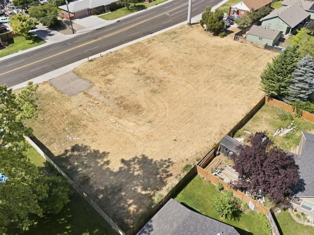 1604 E Amity Ave