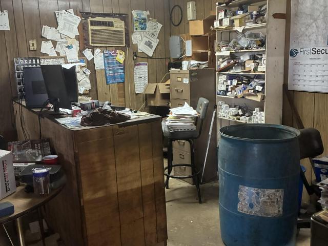 1604 E Booth