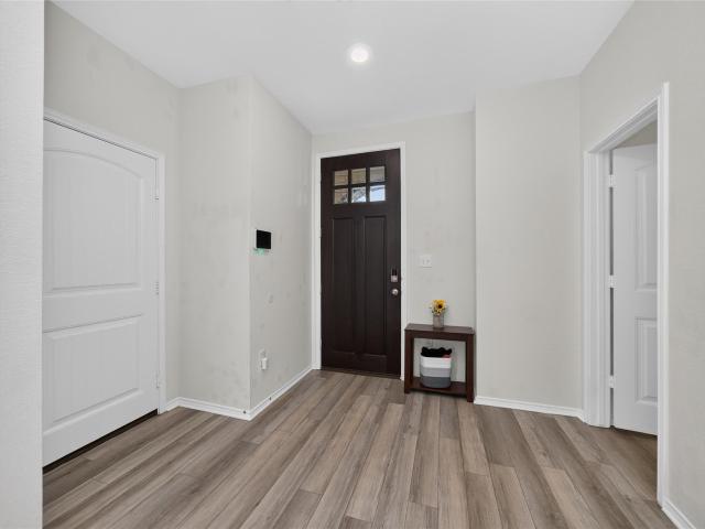 1604 Foxglove Dr