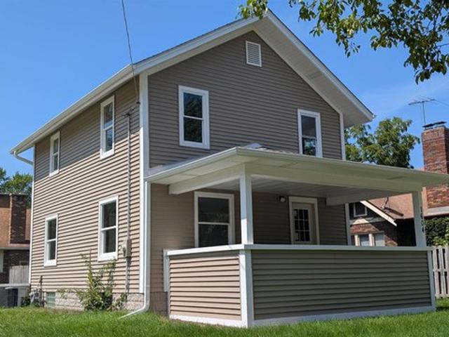 1604 Grant Ave, Rockford, IL 61103