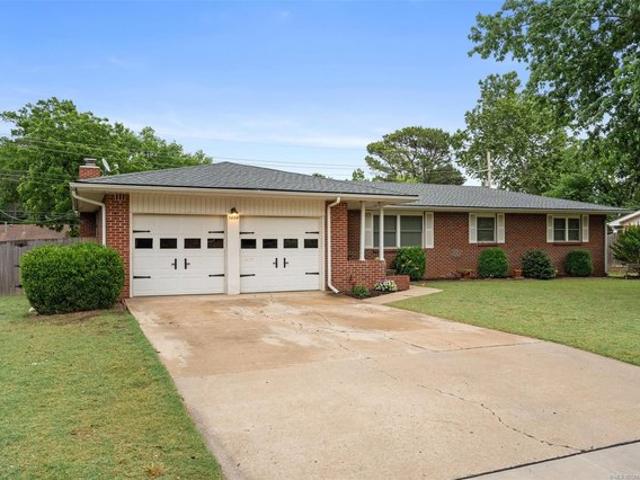1604 Harned Dr, Bartlesville, OK 74006