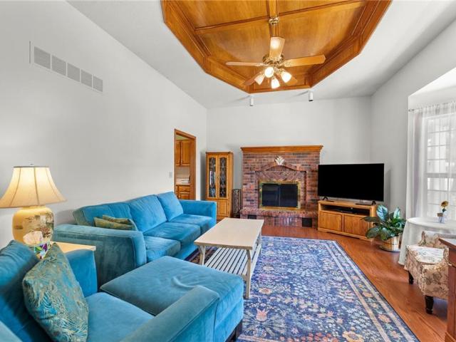 1604 SW Jeffrey Court