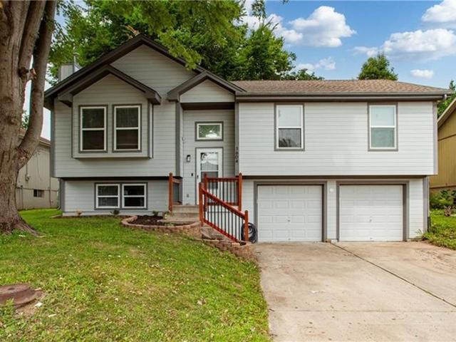 1604 S Concord Ct, Independence, MO 64058