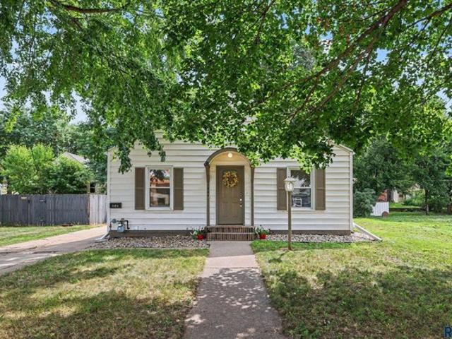 1604 S Grange Ave, Sioux Falls, SD 57105